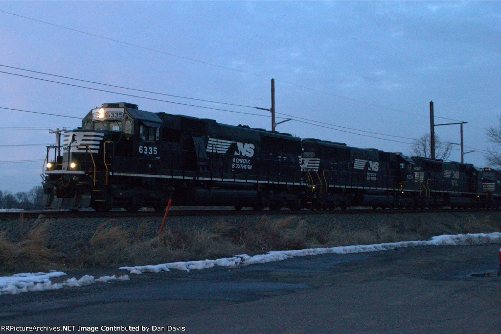 NS SD40E 6335 leads 17G